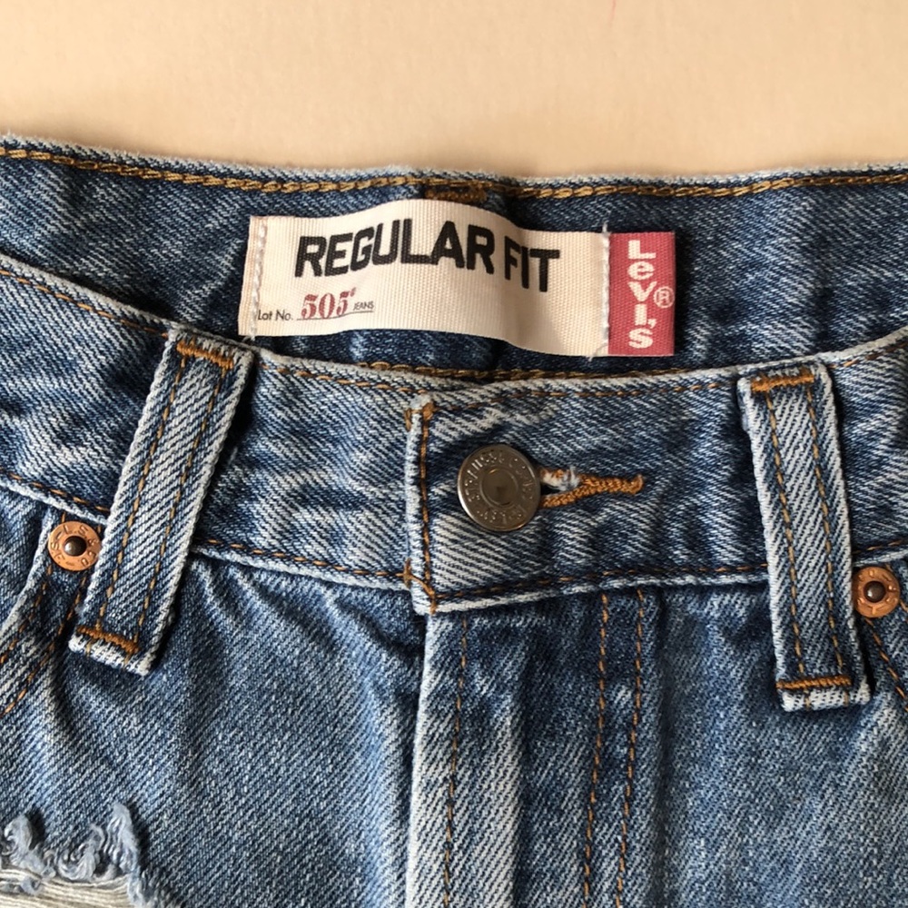 Levi’s 505 Cut Off Distressed Jeans - Gem